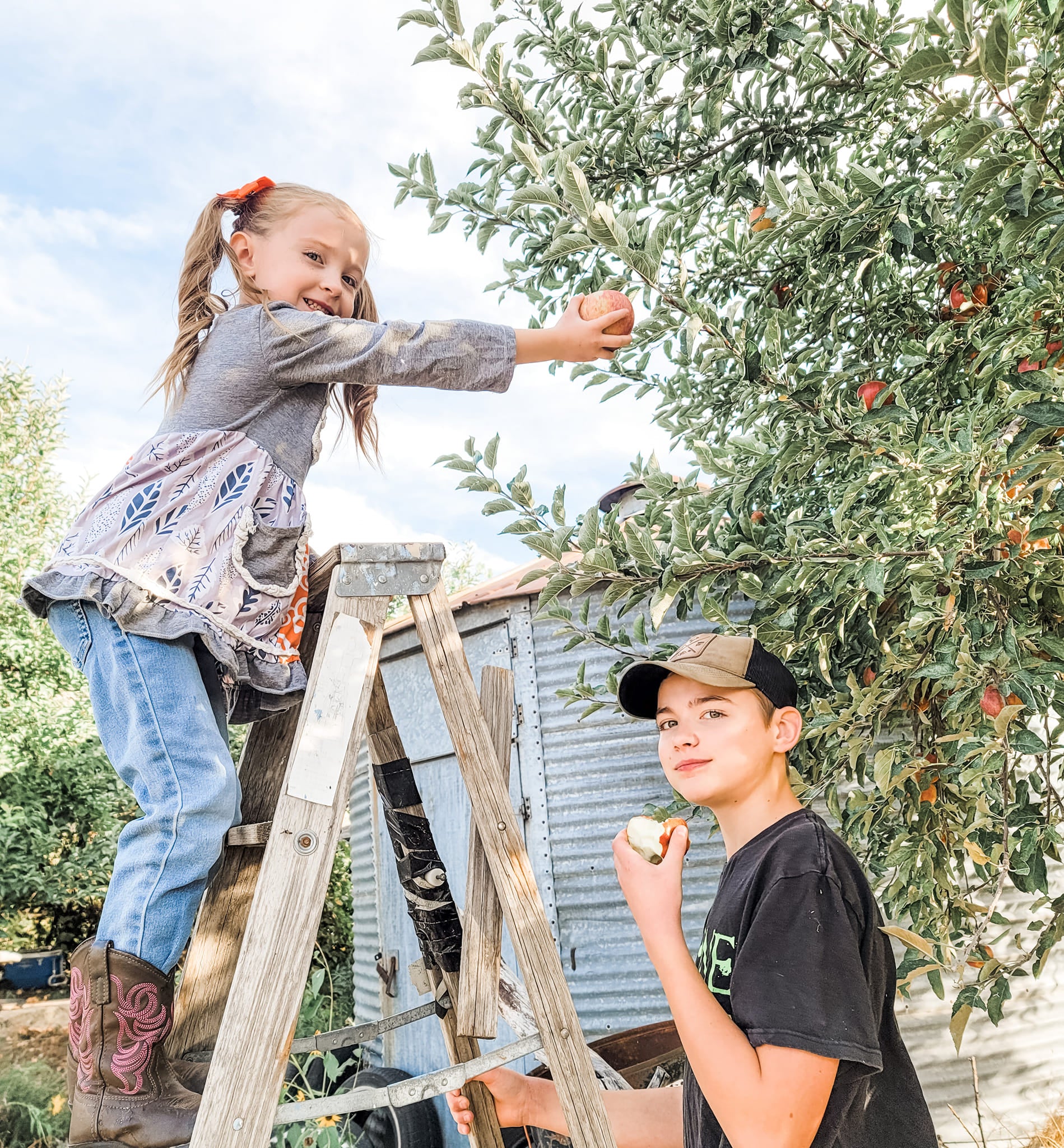 Farm Kids – Country Family Home